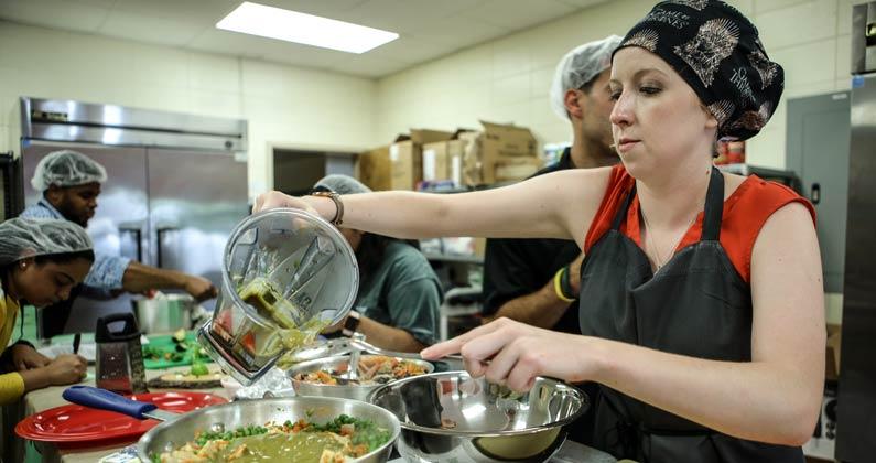 Students Benefit from Culinary Medicine Elective | PCOM Georgia News